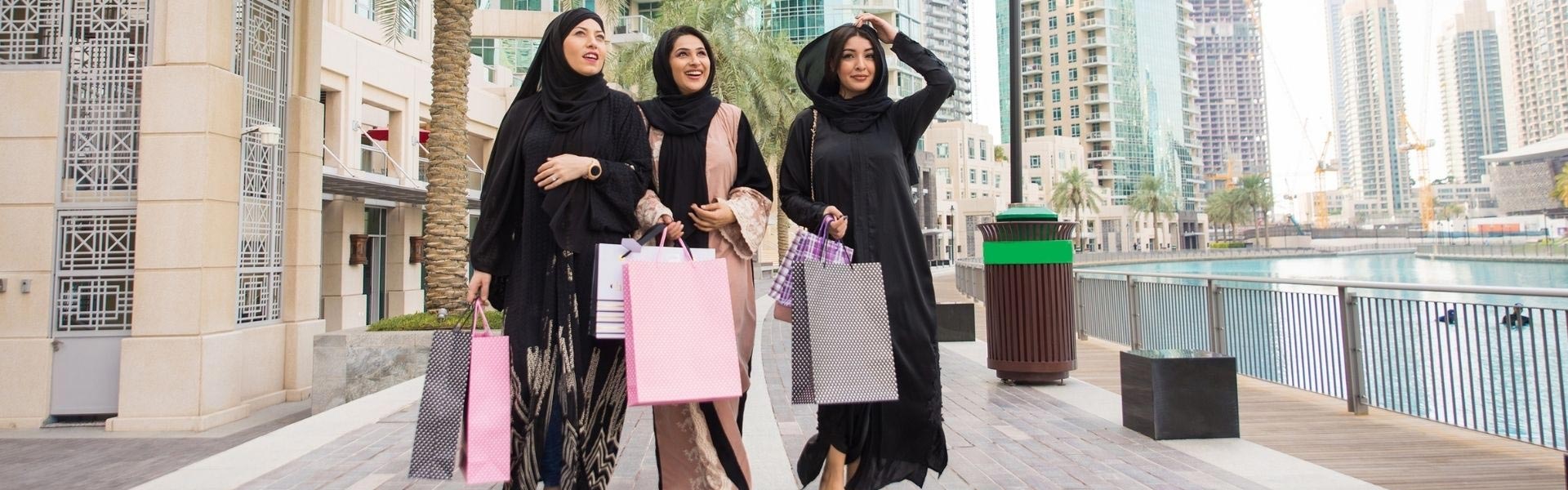 What to wear in Dubai: Clothing Advice for 2025 | Tour Dubai Tour Dubai